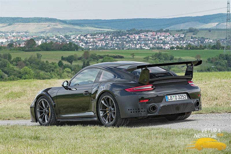 Porsche GT2 Vs GT3 Veturaneshitje Porsche GT2 Vs GT3 Veturaneshitje